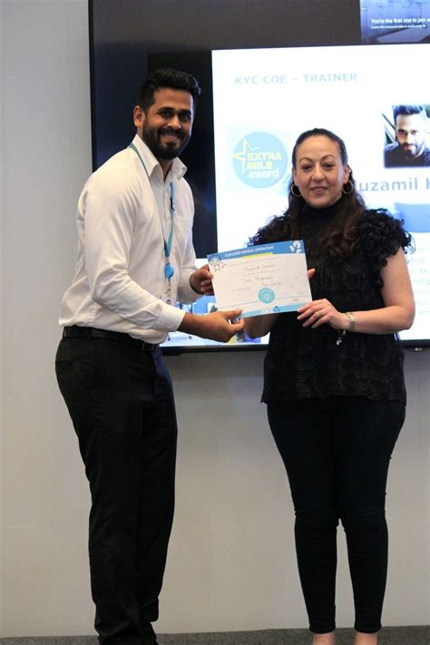 Muzamil Hussain On Linkedin Quarterly Award From Special Guest Maria
