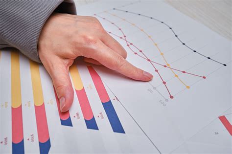 재무 그래프 통계 다이어그램 및 데이터 연례 프레젠테이션 인포그래픽 경제 보고서 회계 성장 분석 비즈니스 성공 분석 및 관리 투자 및 기술 개념에 대한 스톡 사진 및 기타