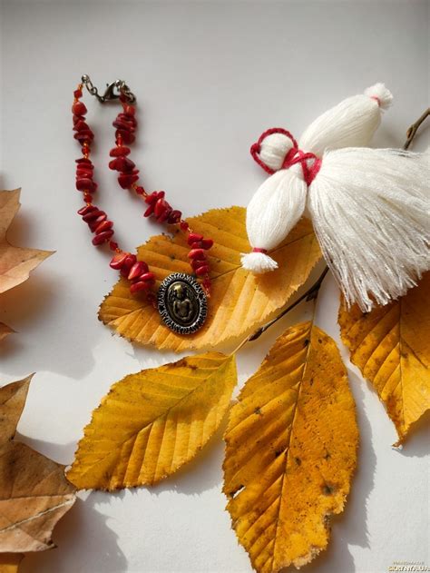 Купити Етно чокер з коралу з кулоном ангел нами Skrynya Ua