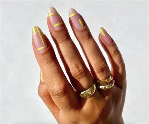 33 Neon Summer Nail Ideas That Offer An Instant Mood Boost
