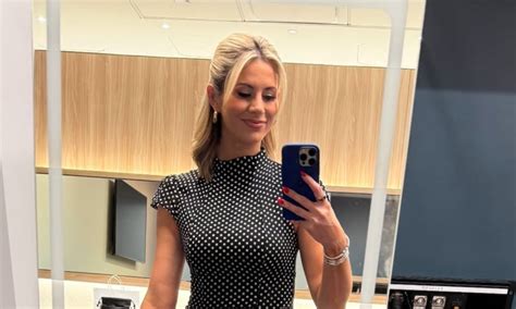 Espns Laura Rutledge Stuns With Outfit For 49ers Vs Colts Yahoo Sports