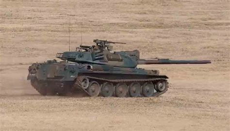 Japan Pensioneert Zijn Laatste Type 74 Tank Na 50 Jaar Dienst Carro E Motos