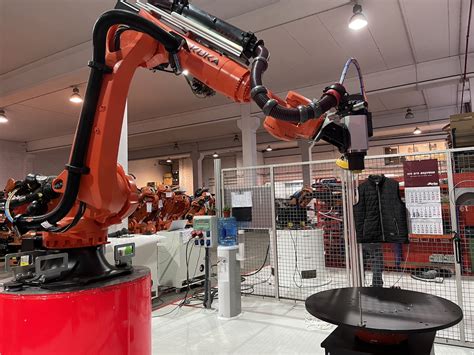 Robot With Rotating Table For Machining Robotic Hitech Solutions