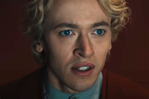 Quién Es Tom Blyth El Actor Que Hace De Coriolanus Snow En The Hunger