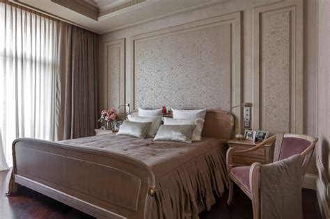 Дизайн спальни с молдингами 94 фото