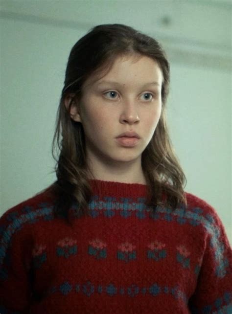 айгуль слово пацана анна пересильд Групповые позы для фото Документальная фотография