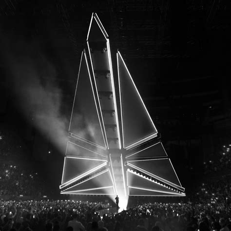 Compton Buildings Are Characters On Es Devlins Super Bowl Stage