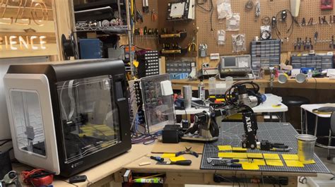 Emmett Idahos Ar4 Robot Arm Teaches Robotics In Top Global Universities