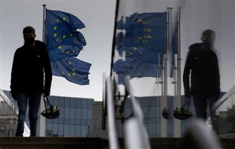 631 За 3 Против Европарламент принял резолюцию призывающую страны ЕС ввести жесткие