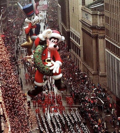 Macys Thanksgiving Float Macys Christmas Day Parade Floats Disney