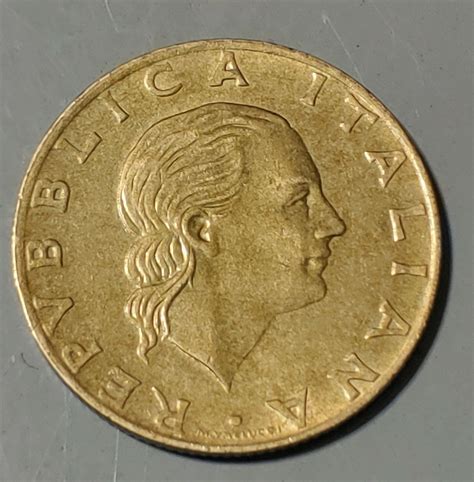Italy Repvbblica Italiana 1991 200 Lire Coin Ebay