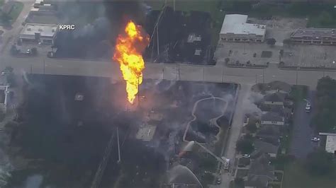 Video Pipeline Explosion In Texas Forces Evacuations Youtube