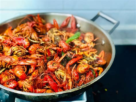 Louisianas Cajun Bayou Food Trail Showcases Unique Culinary Scene Of