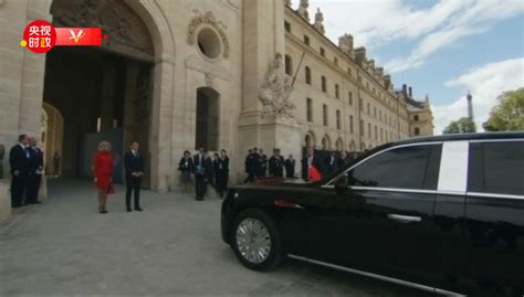 Си Дзинпин пристигна на церемонията по посрещане в Париж