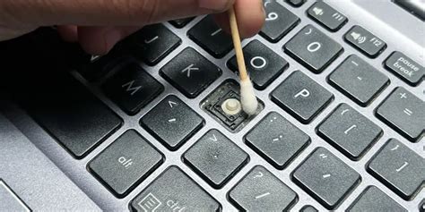 How To Fix A Stuck Key On A Keyboard Mechanical Membrane Keyboard Tech2Geek