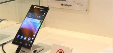 LG показала смартфон с изогнутым с двух сторон дисплеем
