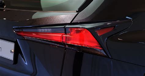 포토 날렵한 실루엣이 돋보이는 렉서스 뉴 Nx의 리어 콤비네이션 램프