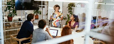 Improve Performance Management With Frequent Communication And