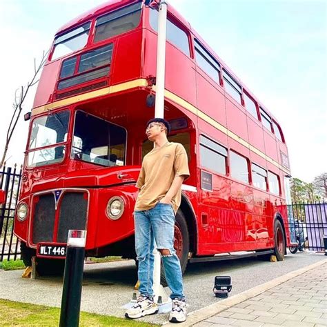 昇昇 Cheng I Sheng • Threads Say More