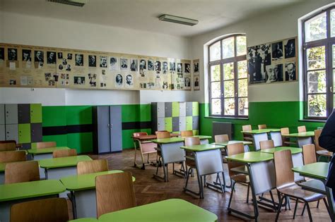 B365 Elevii De La 11 școli și Licee Din București Vor învăța în 3 Schimburi Prefectul