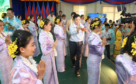 ပြည်ထောင်စုဝန်ကြီး ဦးမြင့်ကြိုင်၊ လူဝင်မှုကြီးကြပ်ရေးနှင့် ပြည်သူ့အင