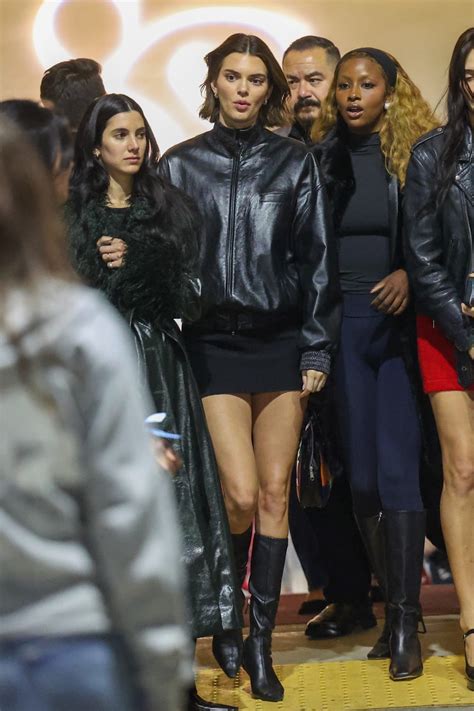 Kendall Jenners Concert Outfit Includes A Luxe Leather Jacket