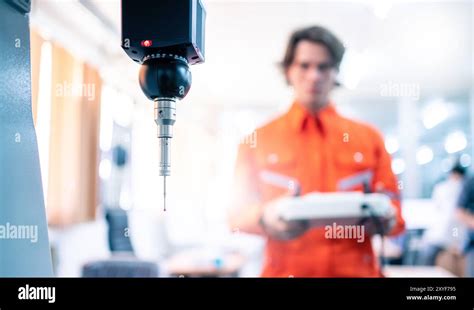 Close Up Probe Measurement Of Detail By Detecting Head Sensor At