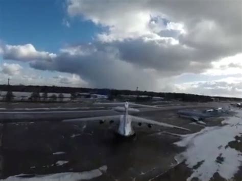 Белорусские партизаны показали видео приземления дрона на российский самолет разведчик А 50