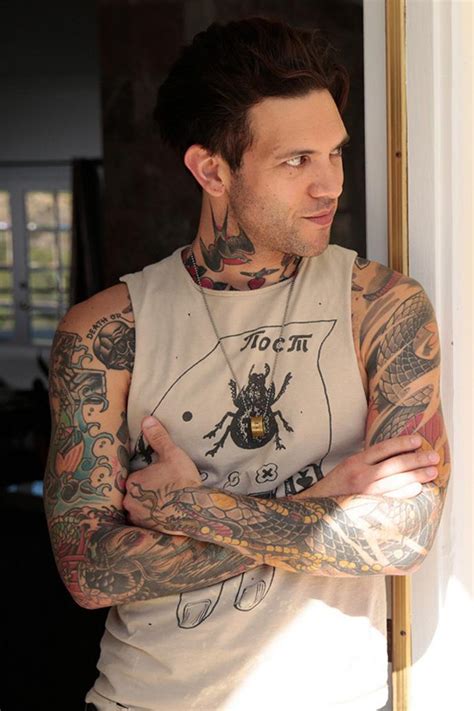 Pornstar Aaron Thompson Small Hands Rtrashyladyboners