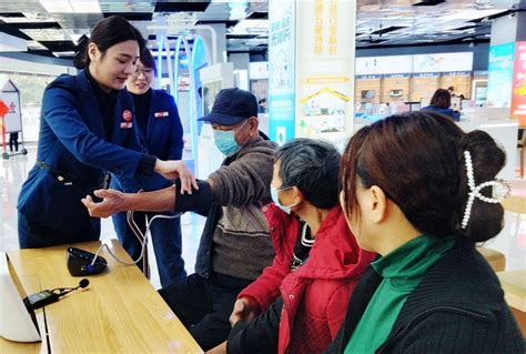 联通好服务 用心为客户”服务承诺媒体行:展示优质服务 赢得客户信赖凤凰网河南凤凰网 联通好服务 用心为客户”服务承诺媒体行:展示优质服务 赢得客户信赖凤凰网河南凤凰网