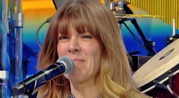 Nagui En Vacances Avec Sa Famille Une Photo De Lanimateur Torse Nu Fait Grimper La Temp Rature