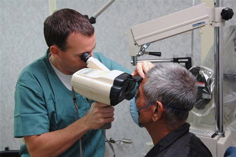 What Is The Difference Between An Optician And An Optometrist