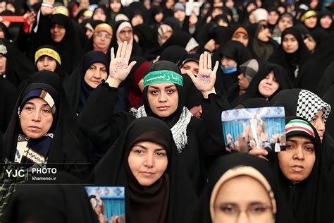 دیدار هزاران نفر از زنان و دختران با رهبر معظم انقلاب اسلامی