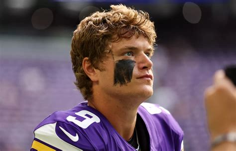 Best 12 Vikings Quarterback Jj Mccarthys Net Worth Nfl Contract