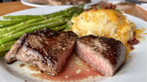 Applebees Vs Chilis Who Has The Better Steak