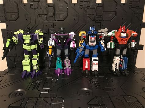 Micromaster Combiners From Left To Right Devastator Sixwing Defensor Sixliner Sixliner And
