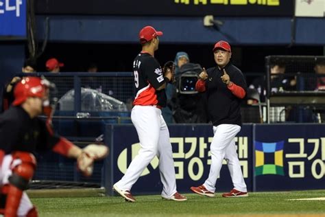 왜 초구 한가운데 속구 안 쳤는지 모르겠다” 꽃감독 따끔 쓴소리 Kia 24세 거포 성장통 이어진다
