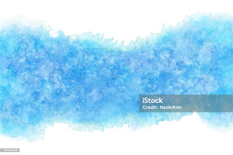 파스텔 컬러 블루 워터 웨이브 추상적 인 자연 수채화 핸드 페인트 배경 벡터 일러스트레이션 거친에 대한 스톡 벡터 아트 및 기타
