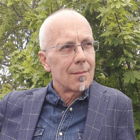 Smutná Správa Zomrel Dlhoročný Redaktor Spravodajstva Televízie Joj Anton Adamčík