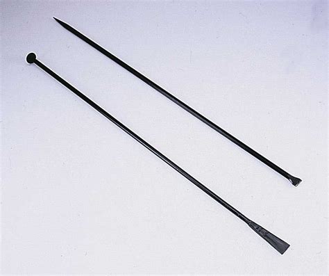 17 Lb Digging And Tamping Bar And 17 Lb San Angelo Bar Hickory