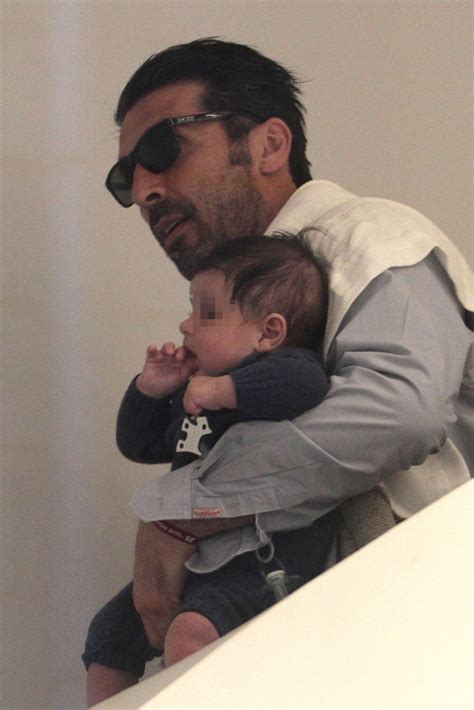 Buffon E Damico A Spasso Con Il Figlio Corriereit