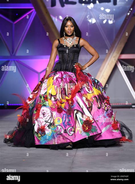 Naomi Campbell Catwalk