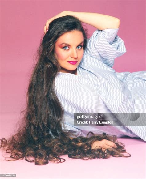 Country Singer Crystal Gayle Poses For A Portrait In 1986 In Los