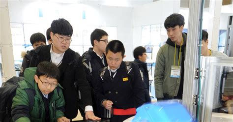 로봇과 한판 대결