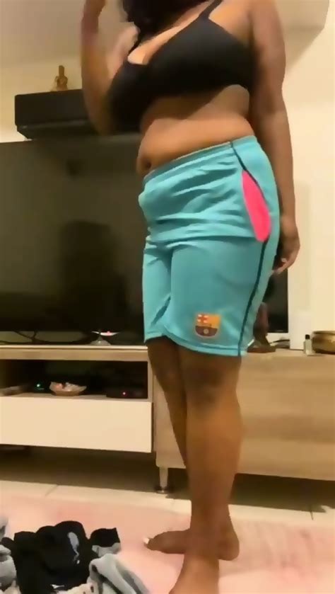Tamil Nri Showing Her Hugee Size Boobs And Seducing Eporner