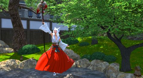 Shrine Maiden Fox Eorzea Collection