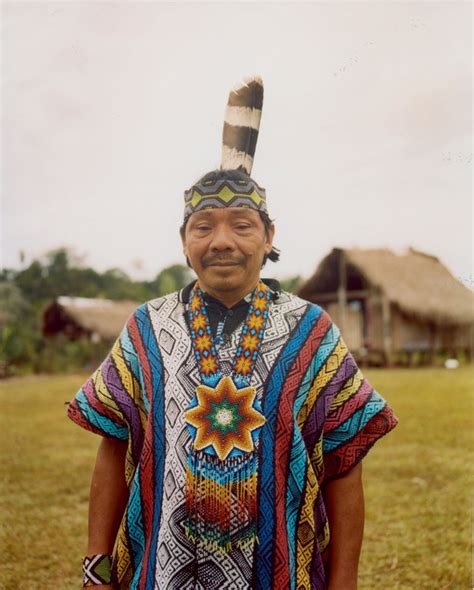 Mulheres Do Povo Huni Kuin Mantêm Tradição De Arte Ancestral Coletiva E