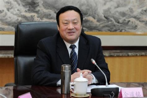 【特稿】金道铭的红颜白手套 政经频道 财新网