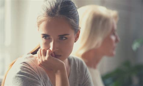 17 Revealing Signs Of Mommy Issues In A Woman Happier Human