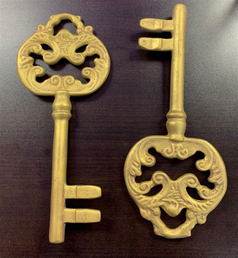 House Of Hampton® Jermanine Small Gold Keys Decorative Statue Wayfair